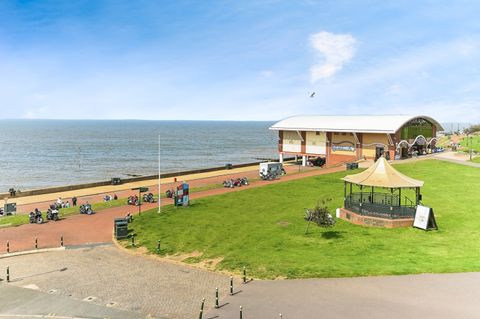 Le Strange Terrace, Hunstanton, Norfolk PE36, 2 bed flat for sale, £ ...