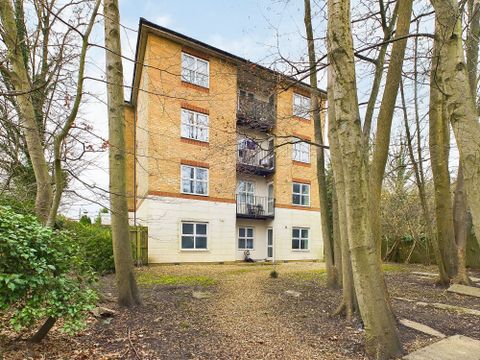 Russell Road, Cranbourne, Basingstoke RG21, 2 bed flat for sale, £ ...
