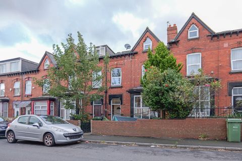 Hamilton Avenue, Leeds LS7, 3 bed flat for sale, £115,000 - Zoopla