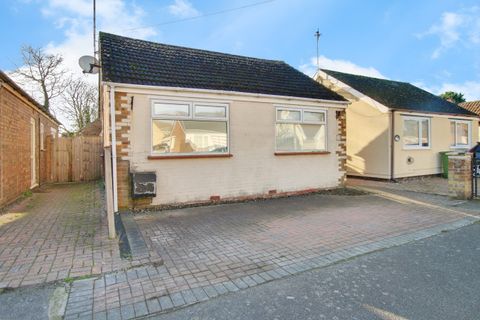 Highfield Road, March PE15, 2 bed detached bungalow for sale, £135,000 ...