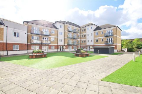 1 bed flat to rent in Ley Farm Close, Watford WD25, £1,200 pcm - Zoopla