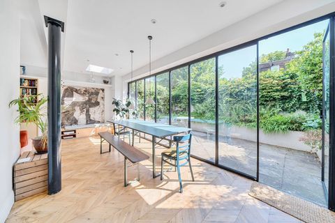Grove Lane, Denmark Hill, London SE5, 2 bed property to rent, £3,200 ...