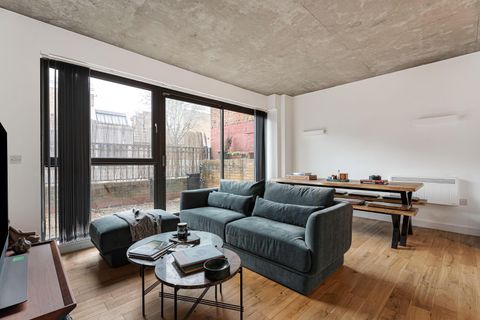 Coleman Fields, Islington, London N1, 2 bed flat for sale, £675,000 ...