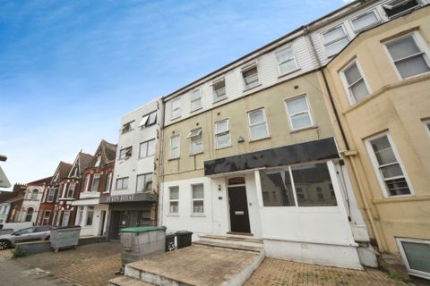 1 bed flat for sale in Cardiff Road, Luton LU1, £90,000 - Zoopla