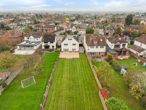 6 bed detached house for sale in Shepherds Lane, Dartford DA1, £ ...