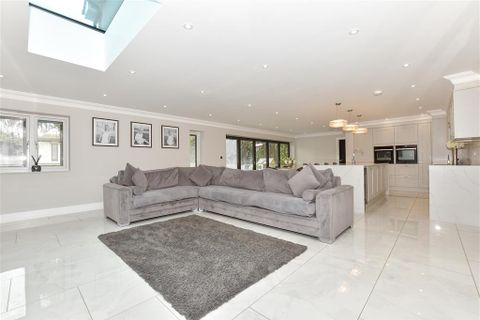6 bed detached house for sale in Pear Tree Lane, Shorne, Gravesend ...
