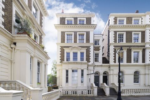 2 bed flat for sale in Albert Square, London SW8, £350,000 - Zoopla