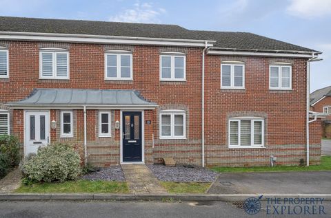 2 bed terraced house for sale in Dorset Crescent, Worting, Basingstoke ...