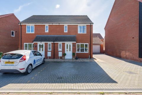 Hare Crescent, Hethersett NR9, 3 bed semi-detached house for sale, £ ...