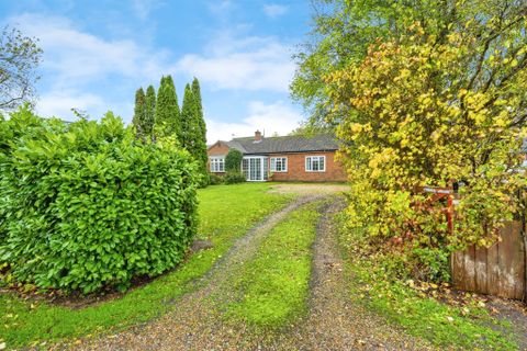 St. Neots Road, Hardwick, Cambridge CB23, 5 bed detached bungalow for ...