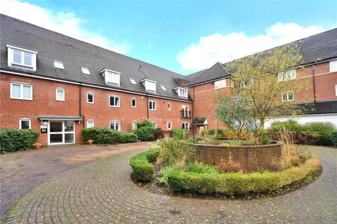 3 bed flat for sale in Wingfield Court, Banstead, Surrey SM7, £545,000 ...