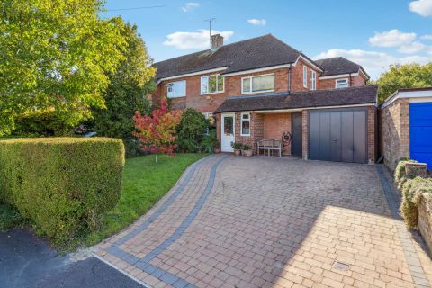 Meadow Close, Tring HP23, 4 bed semi-detached house for sale, £745,000 ...