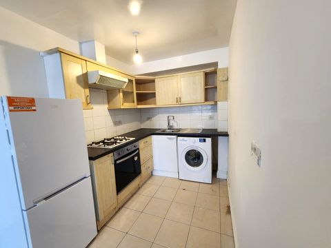 1 bed flat to rent in Lewisham Way, London SE14, £1,390 pcm - Zoopla