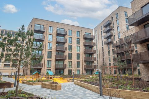 Silvertown Way, London E16, New home, 2 bed flat for sale, £130,000 ...