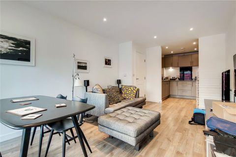 1 bed flat to rent in Atkins Square, Dalston Lane, London E8, £2,000 ...