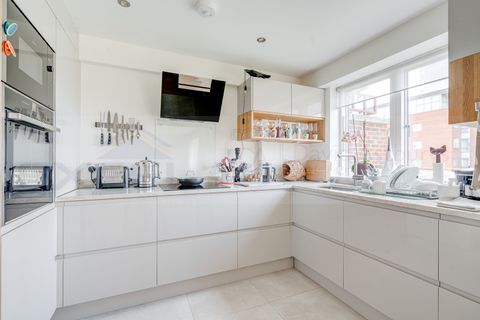 Acol Road, West Hampstead, London NW6, 2 bed flat to rent, £2,550 pcm ...
