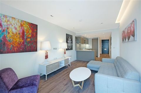 2 bed flat to rent in Satin House, Piazza Walk, Aldgate, London E1, £ ...
