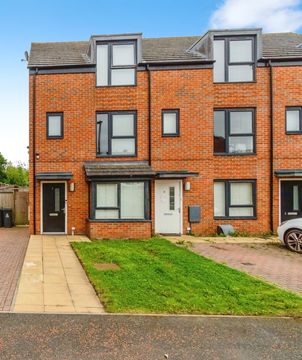 3 bed town house for sale in Silver Court Gardens, Brownhills, Walsall ...