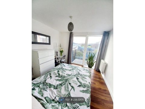 2 bed flat to rent in St Michaels Road, London NW2, £2,200 pcm - Zoopla