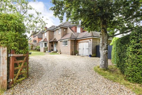 4 bed detached house for sale in Wedmans Lane, Rotherwick, Hook RG27, £ ...