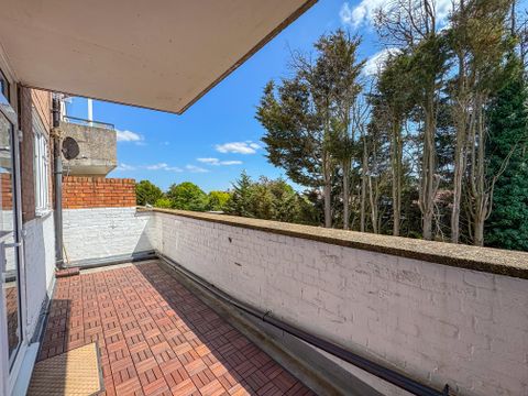 Moor Lane, Upminster RM14, 1 bed flat for sale, £200,000 - Zoopla