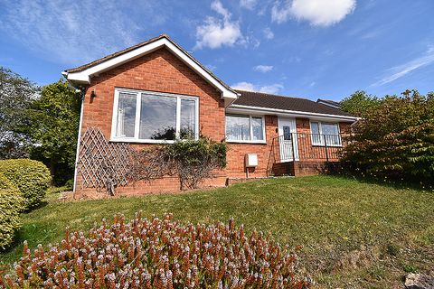 Beacon Lane, Exeter EX4, 3 bed detached bungalow for sale, £375,000 ...