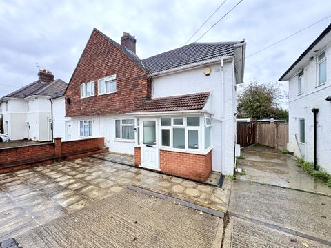 Hunters Grove, Hayes, Greater London UB3, 4 bed semi-detached house for ...