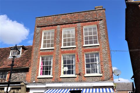 2 bed flat to rent in Old Manor Court, High Street South, Stewkley ...