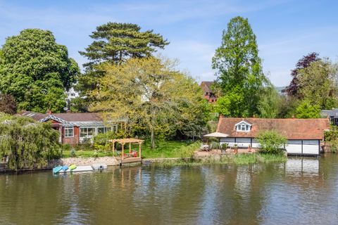Lock Island, Mill Road, Marlow SL7, 3 bed detached house for sale, £ ...