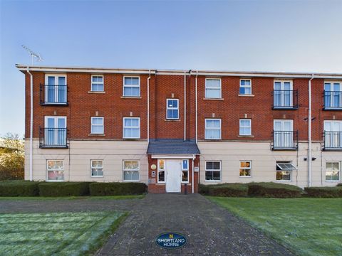 Blakely Court, Highley Drive, Coventry CV6, 2 bed flat to rent, £950 ...