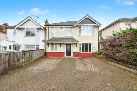Peartree Avenue, Southampton, Hampshire SO19, 4 bed detached house for ...