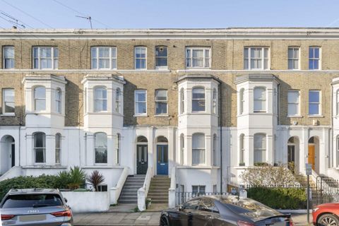 2 bed flat to rent in Westcroft Square, Hammersmith W6, £3,098 pcm - Zoopla