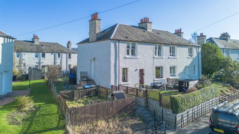 Darnhall Crescent, Perth PH2, 2 bed flat for sale, £126,950 - Zoopla