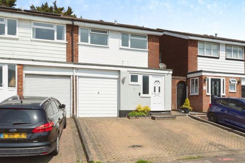View Close, Chigwell, Essex IG7, 3 bed semi-detached house for sale, £ ...