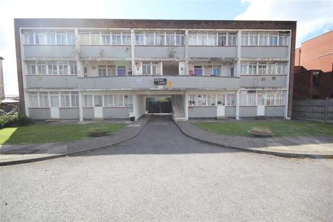 2 bed flat to rent in Adrian Court, Pinner Road, Harrow HA1, £1,600 pcm ...