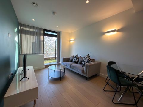 Harlequin Avenue, Brentford TW8, 1 bed flat to rent, £1,710 pcm - Zoopla