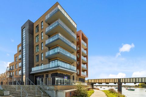 Salt Marsh Road, Shoreham-By-Sea BN43, 2 bed flat for sale, £425,000 ...