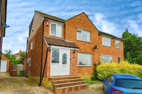 5 bed semi-detached house for sale in Grampian Way, Luton, Bedfordshire ...