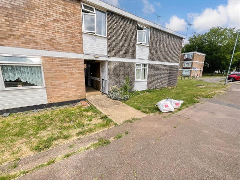 2 bed maisonette for sale in Falstones, Basildon, Essex SS15, £190,000 ...