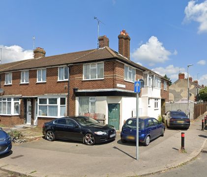 1 bed property to rent in Connaught Road, Luton LU4, £900 pcm - Zoopla