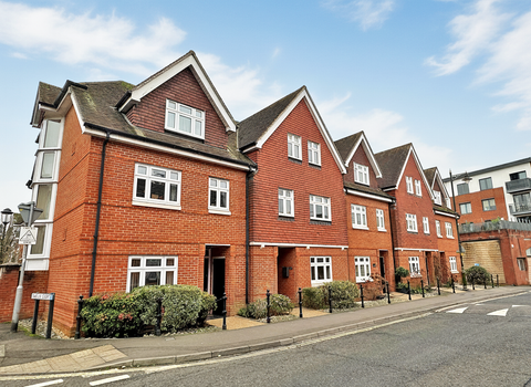 Black Horse Way, Horsham RH12, 3 bed town house for sale, £850,000 - Zoopla