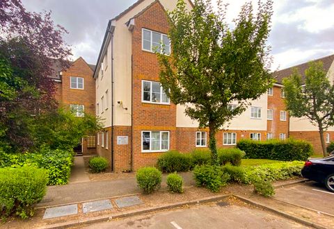 2 bed flat for sale in Gisburne Way, Watford WD24, £269,950 - Zoopla