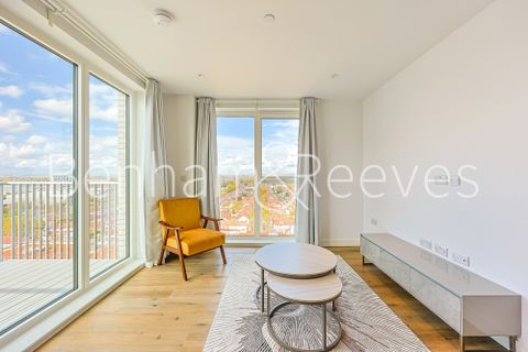 Viola House, Greenleaf Walk UB1, 1 bed flat to rent, £1,700 pcm - Zoopla