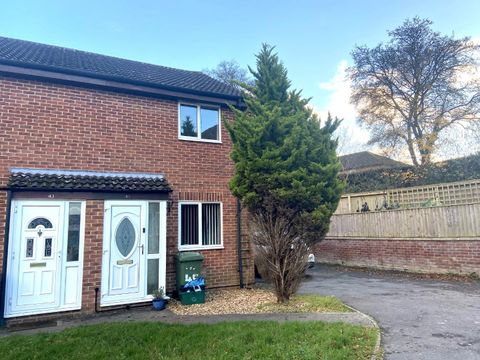 2 bed end terrace house to rent in Blagrove Close, Street BA16, £975 pcm - Zoopla