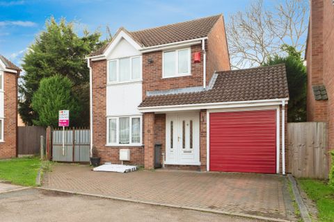 3 bed detached house for sale in Warren Drive, Leicester LE4, £250,000 ...