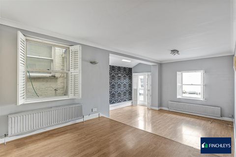Stanton Court, Princes Avenue, Finchley Central N3, 2 bed flat for sale ...