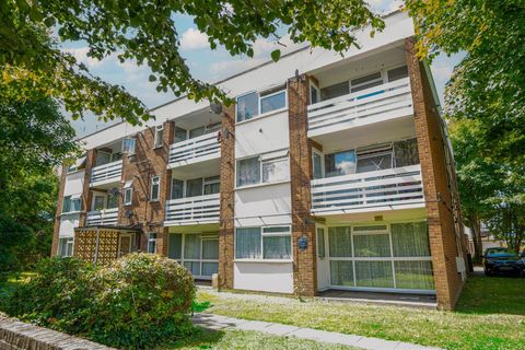 Heston Road, Hounslow TW5, 2 bed flat for sale, £325,000 - Zoopla