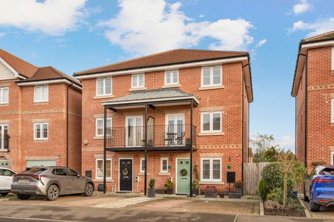 4 bed town house for sale in Bell Farm Way, Hersham KT12, £685,000 - Zoopla