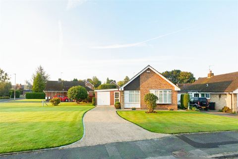 Beech Crescent, Poynton SK12, 2 bed detached bungalow for sale, £ ...