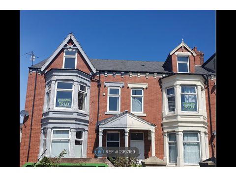 Room to rent in Southfield Road, Middlesbrough TS1, £585 pcm - Zoopla